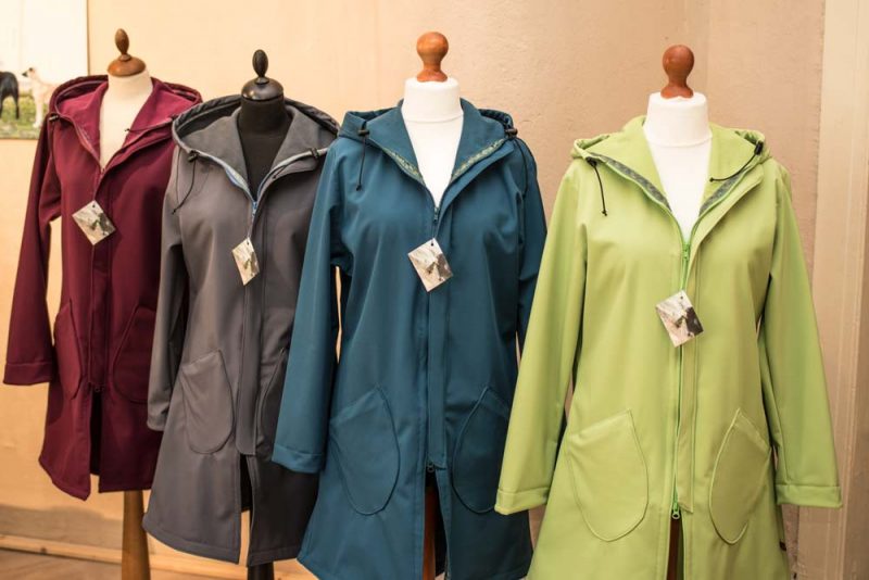 Softshellmantel für Damen, ideal für unterwegs 2024